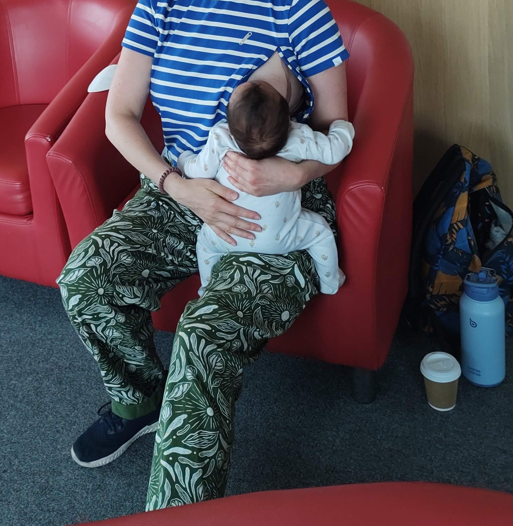 Upright or koala breastfeeding positions - Eszter Bove